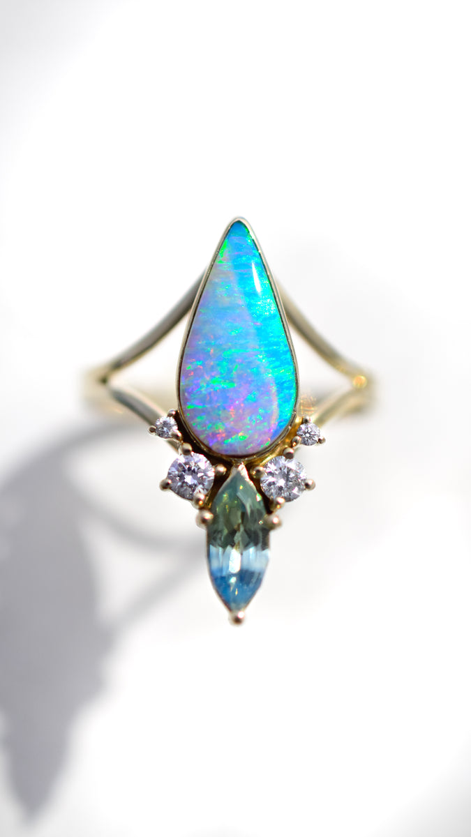 Australian Opal with Rare Tiger Stripe Pattern and Opalescent Bicolor ...
